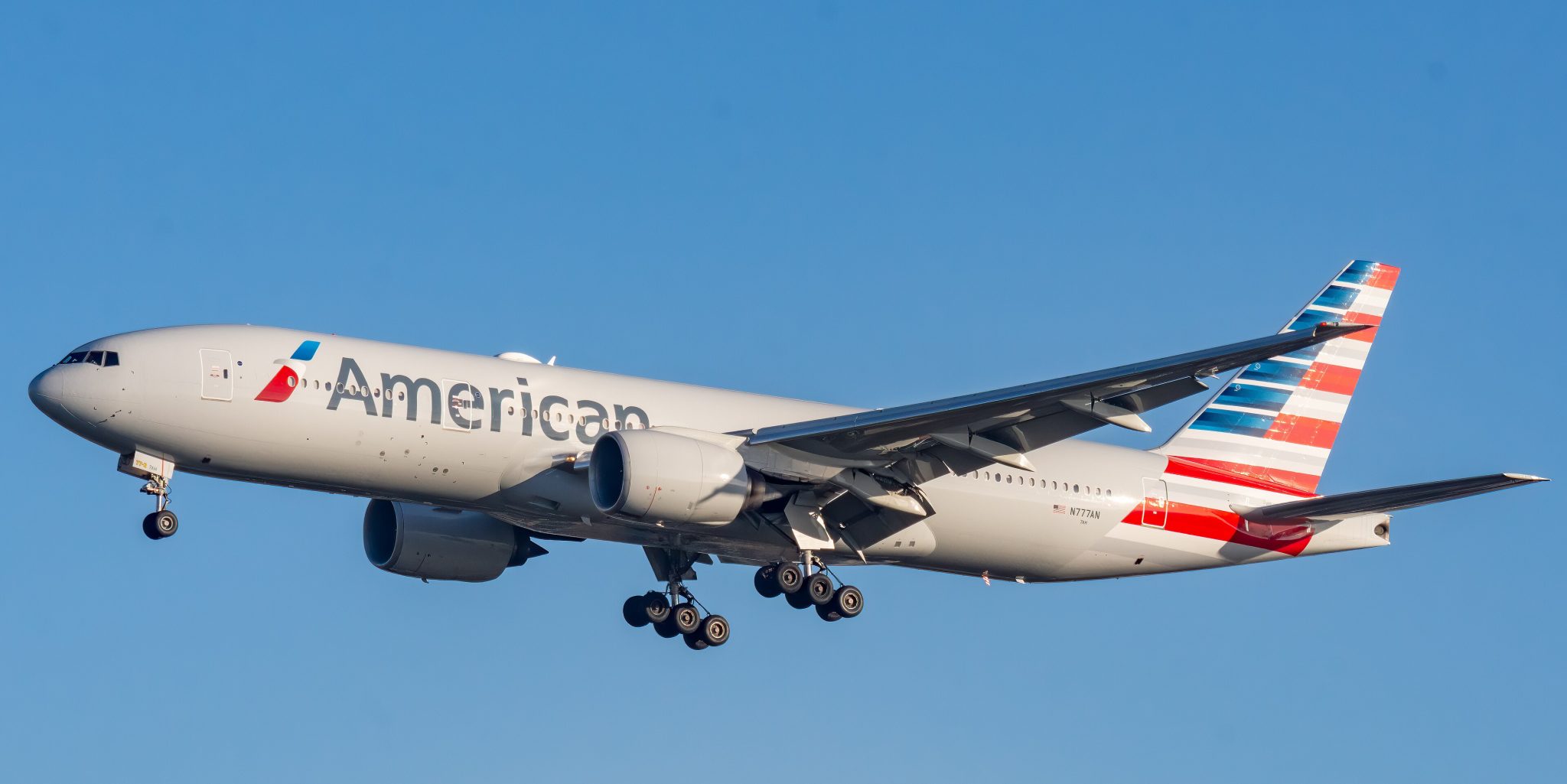American Airlines Flight AA83 Los Angeles-Auckland Suffers Water Leak ...